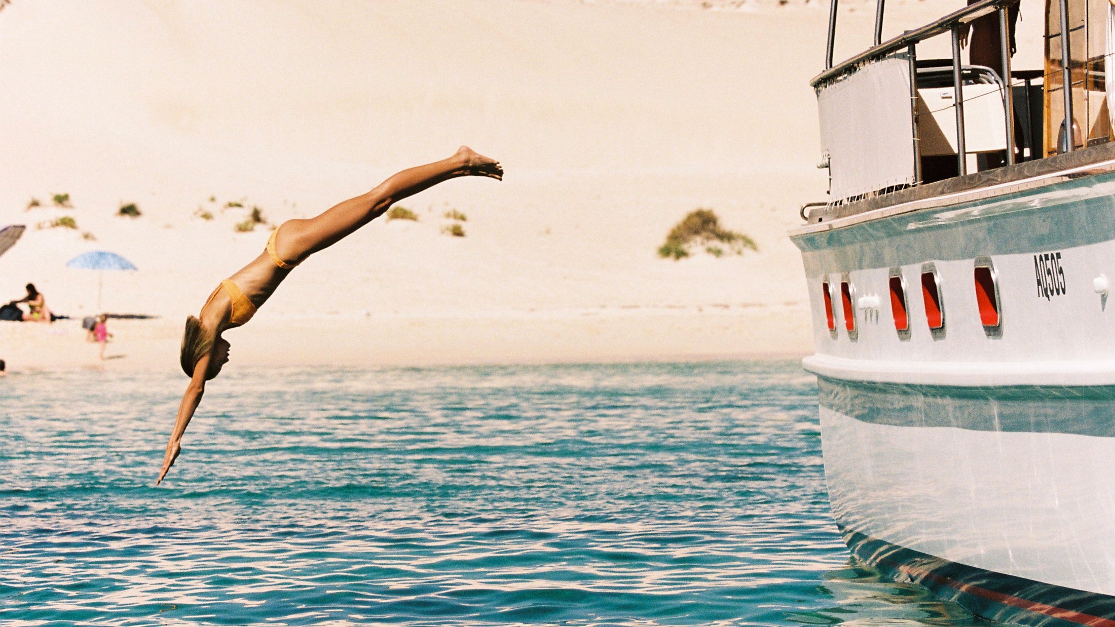 ISLAND DAYS – Triangl